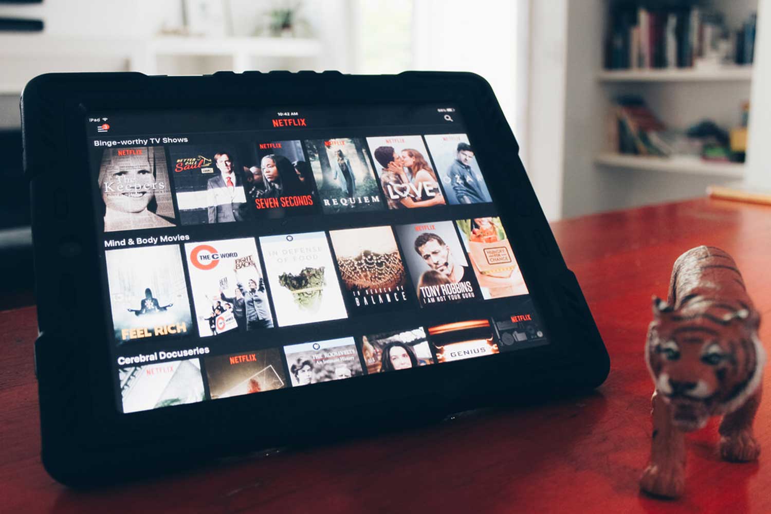 The motivation behind binge watching - NewsLab